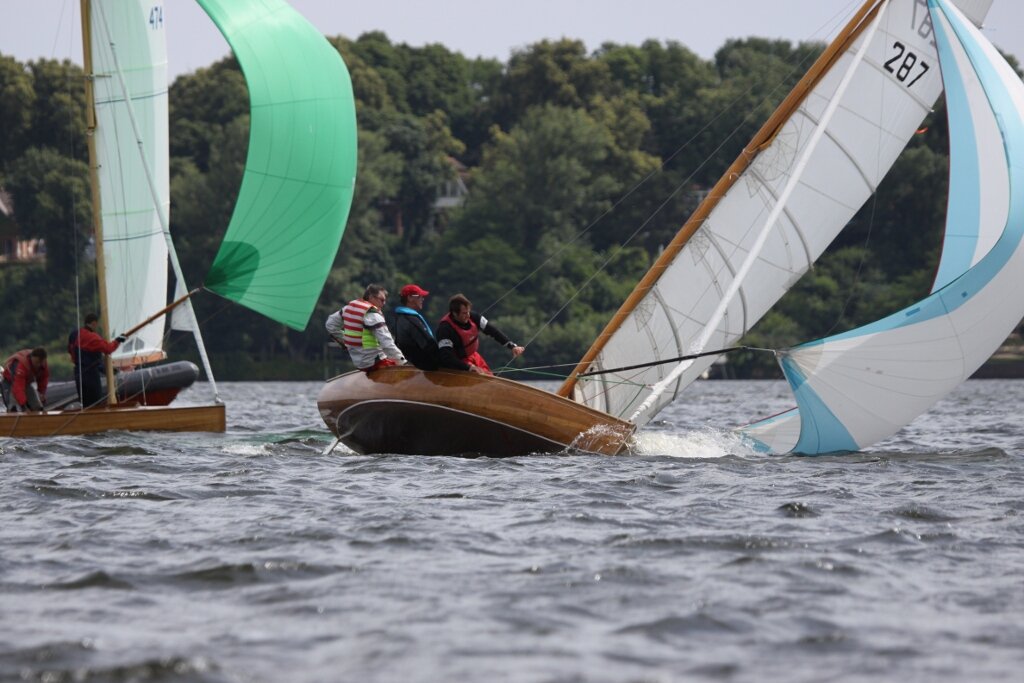 Berlin 2009 – Serie „Fast gekentert“ | J-Jollen-Vereinigung – 22m² ...
