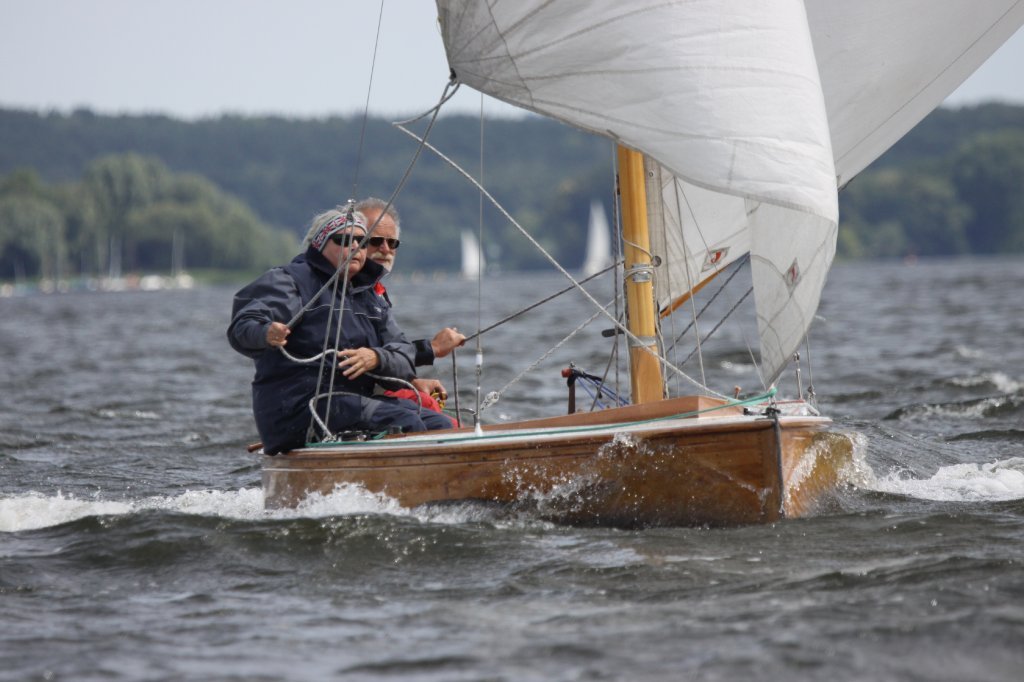 J 146 (J OE 33) – BONGO | J-Jollen-Vereinigung – 22m²-Rennjollen e.V.